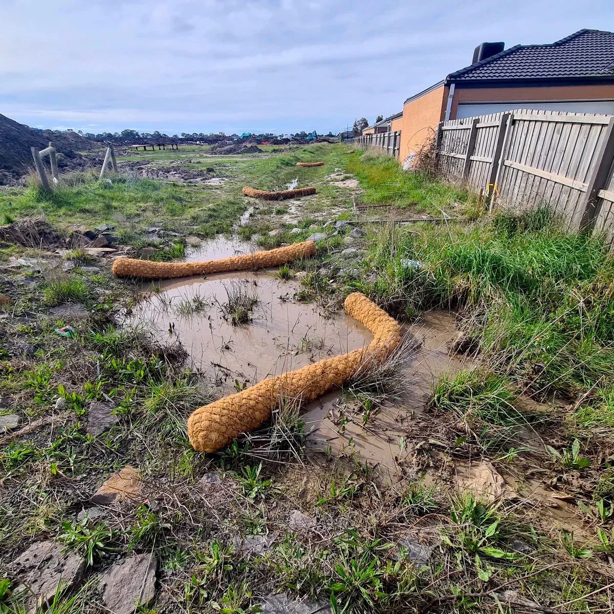 How Coir Logs Protect Slopes and Waterways During Heavy Rain – HEIGER